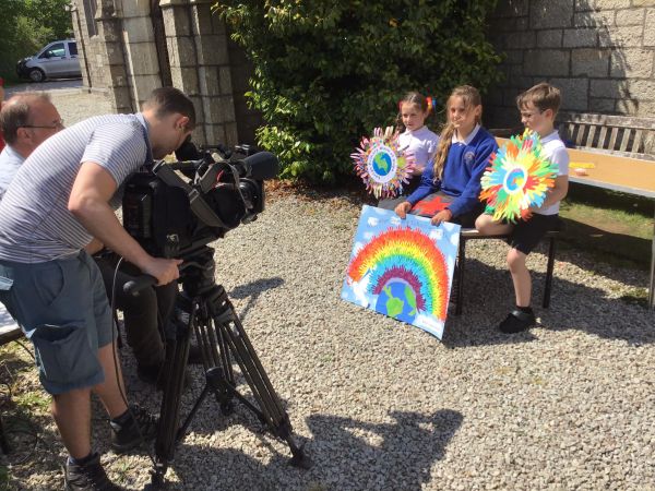 Lerryn School pupils in Wave of Hope event. : Lerryn