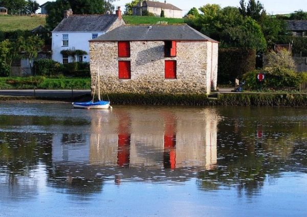 Lerryn area community website